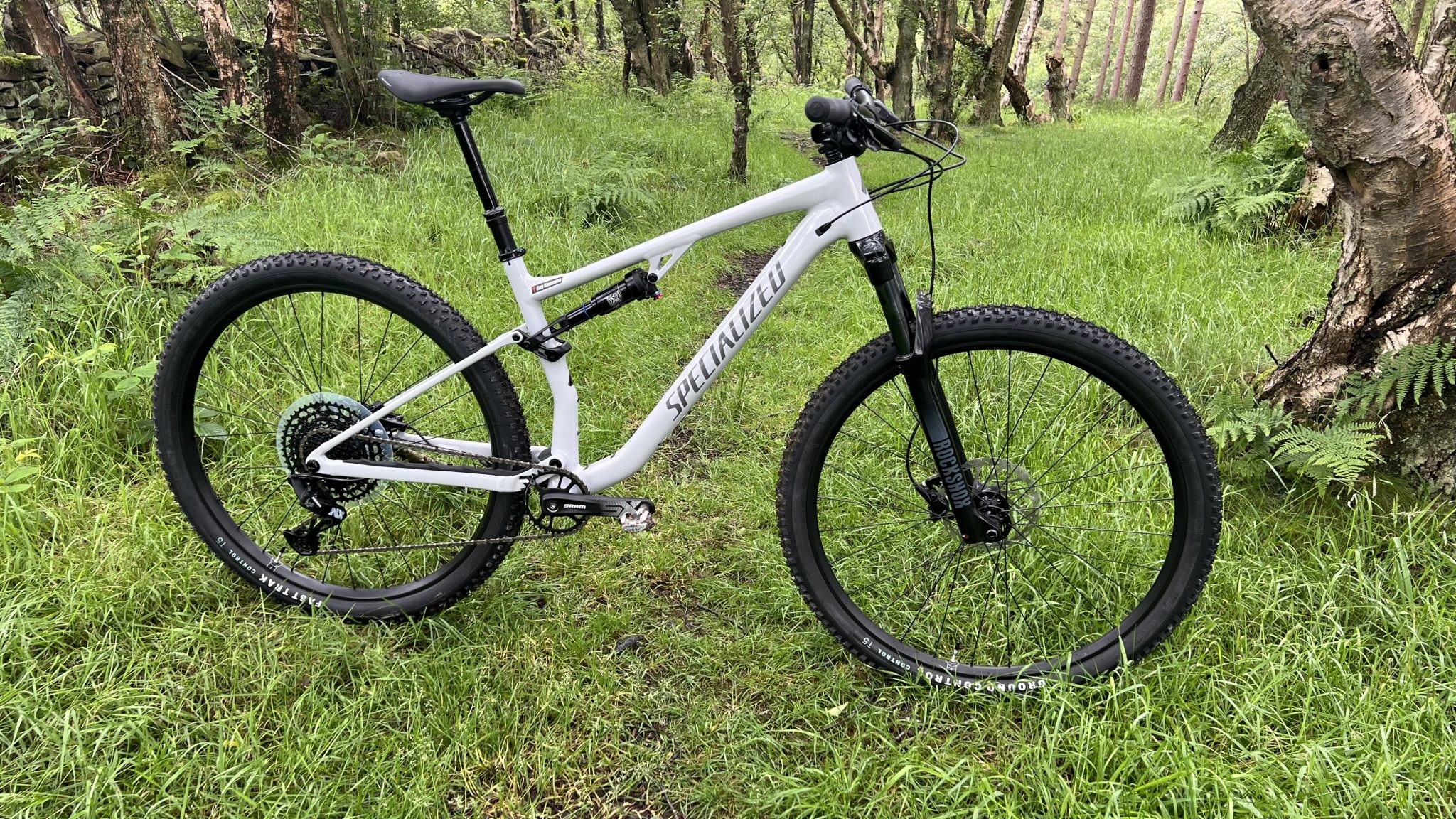 The Specialized Chisel FS is a cut-price Epic with the pace to go racing on a budget - MBR