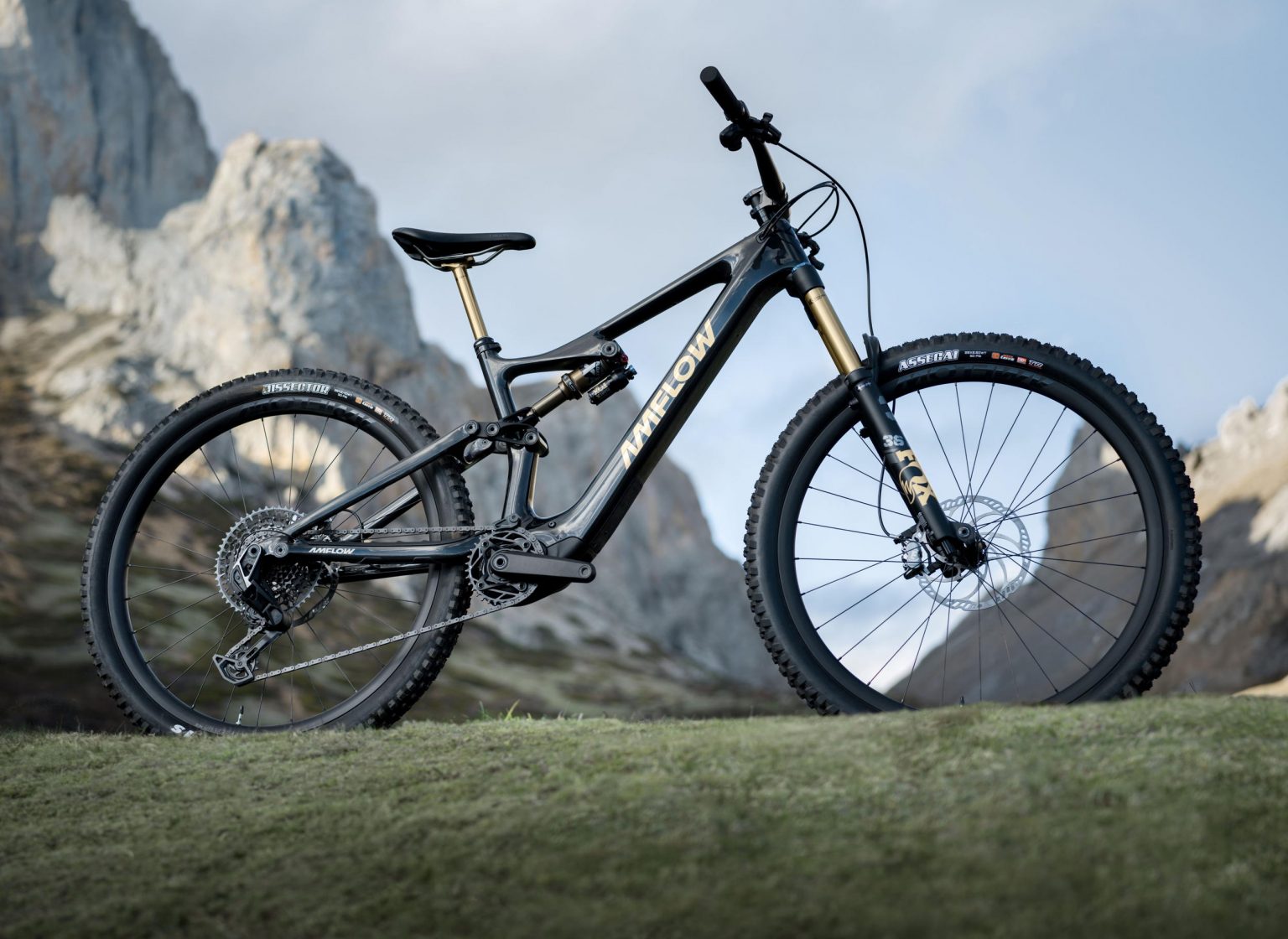 Drone brand DJI swoops into the e-bike market with the new Amflow PL Carbon, boasting the best ...