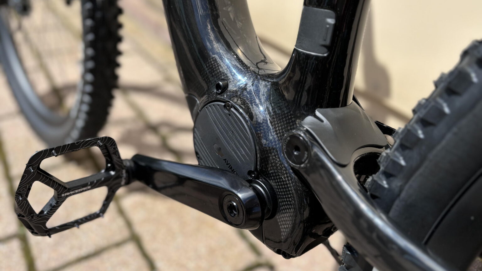 The DJI Avinox motor in Amflow's PL Carbon Pro is obscenely powerful ...