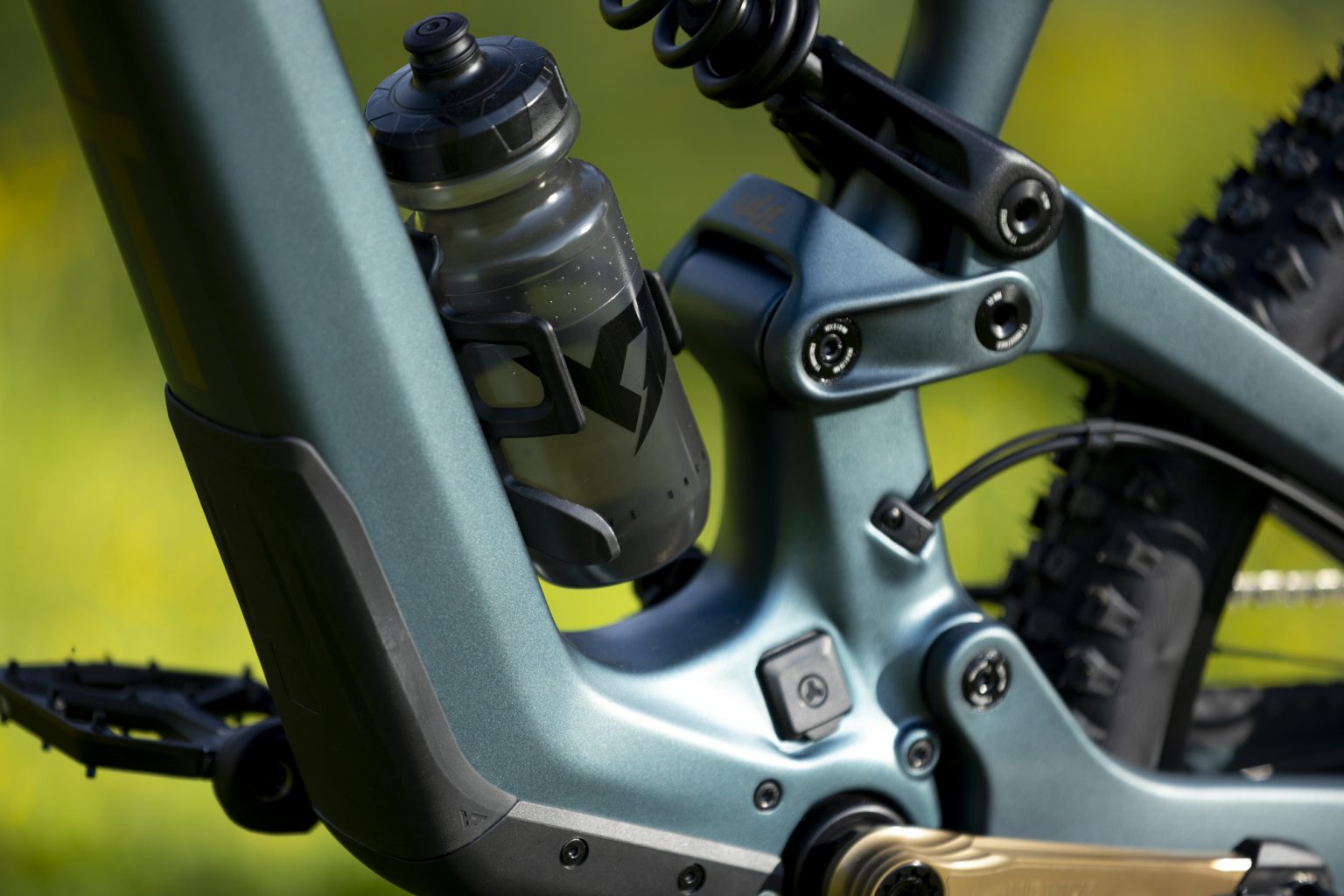 I've been waiting a long time for YT to launch a new e-bike, and the ...