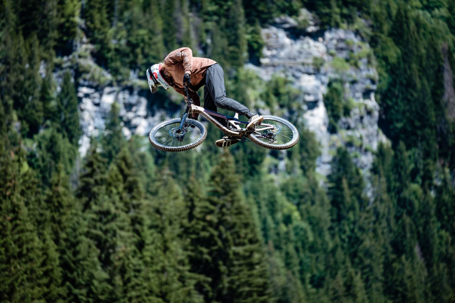 Propain’s latest big hit Spindrift 5 gets 180mm travel and starts at an ...