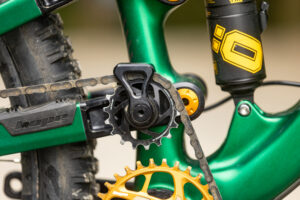 Hope's handmade HB.916 is dull and dead to ride... but in a really ...