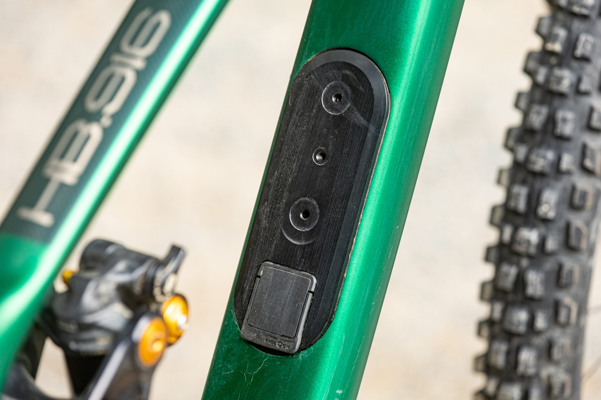 Hope's handmade HB.916 is dull and dead to ride... but in a really ...