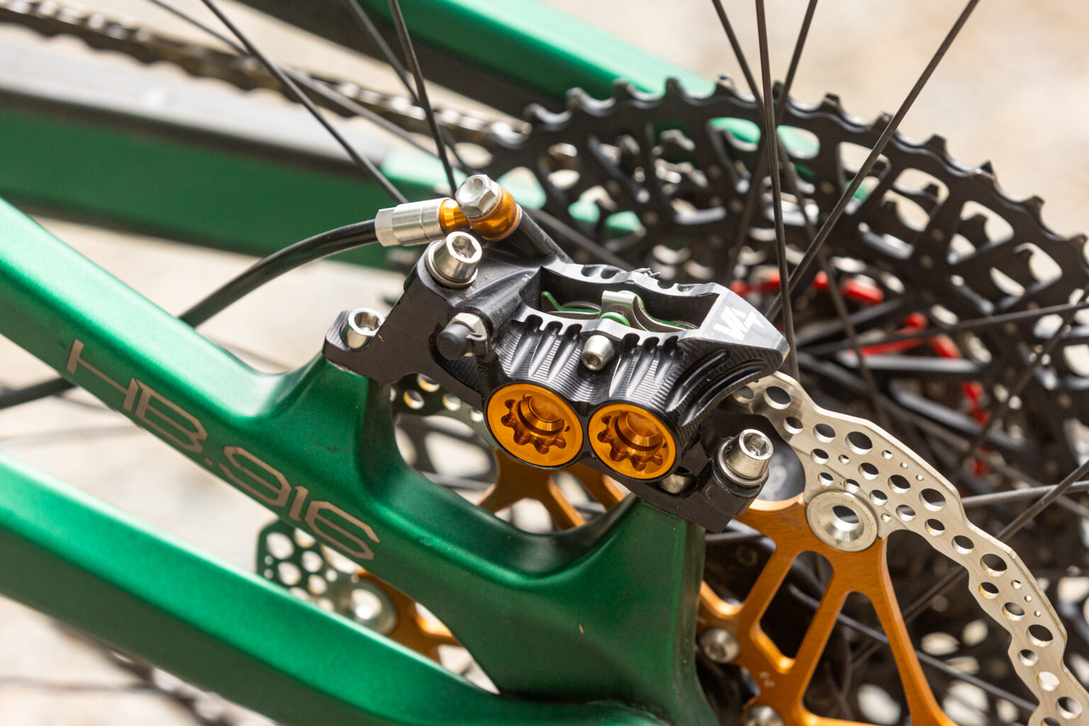 Hope's handmade HB.916 is dull and dead to ride... but in a really ...