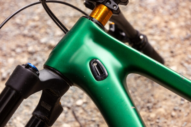 Hope's handmade HB.916 is dull and dead to ride... but in a really ...