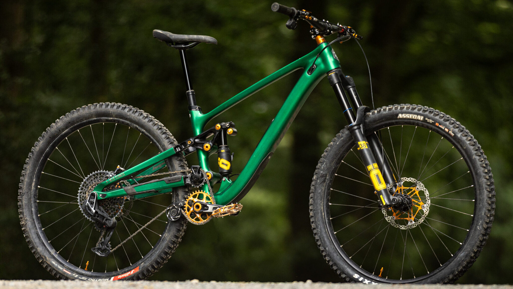 Hope's handmade HB.916 is dull and dead to ride... but in a really ...