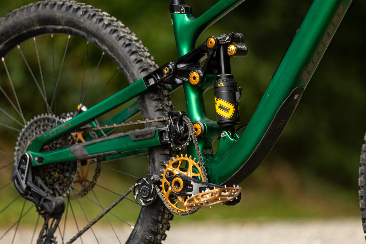 Hope's handmade HB.916 is dull and dead to ride... but in a really ...