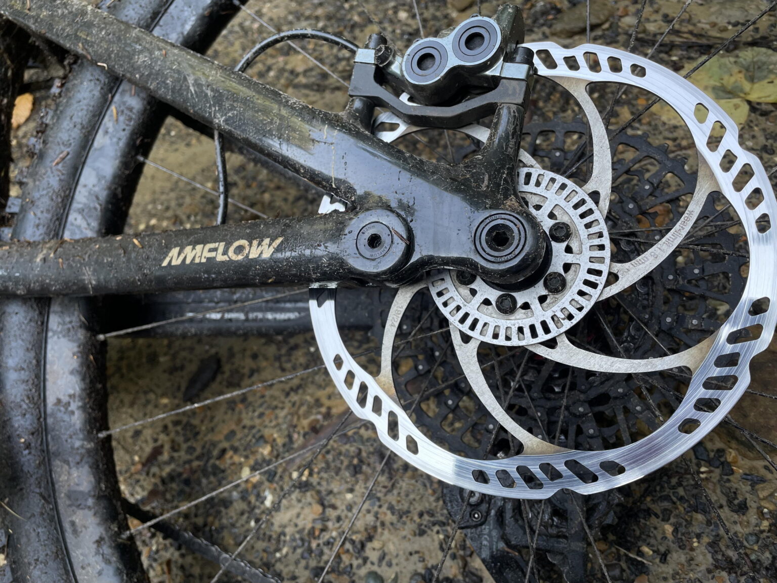 The DJI Avinox motor in Amflow's PL Carbon Pro is obscenely powerful ...