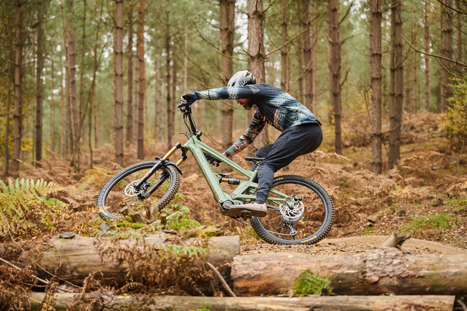 The heavy metal Orange Phase Evo LE totally rocked on enduro trails ...