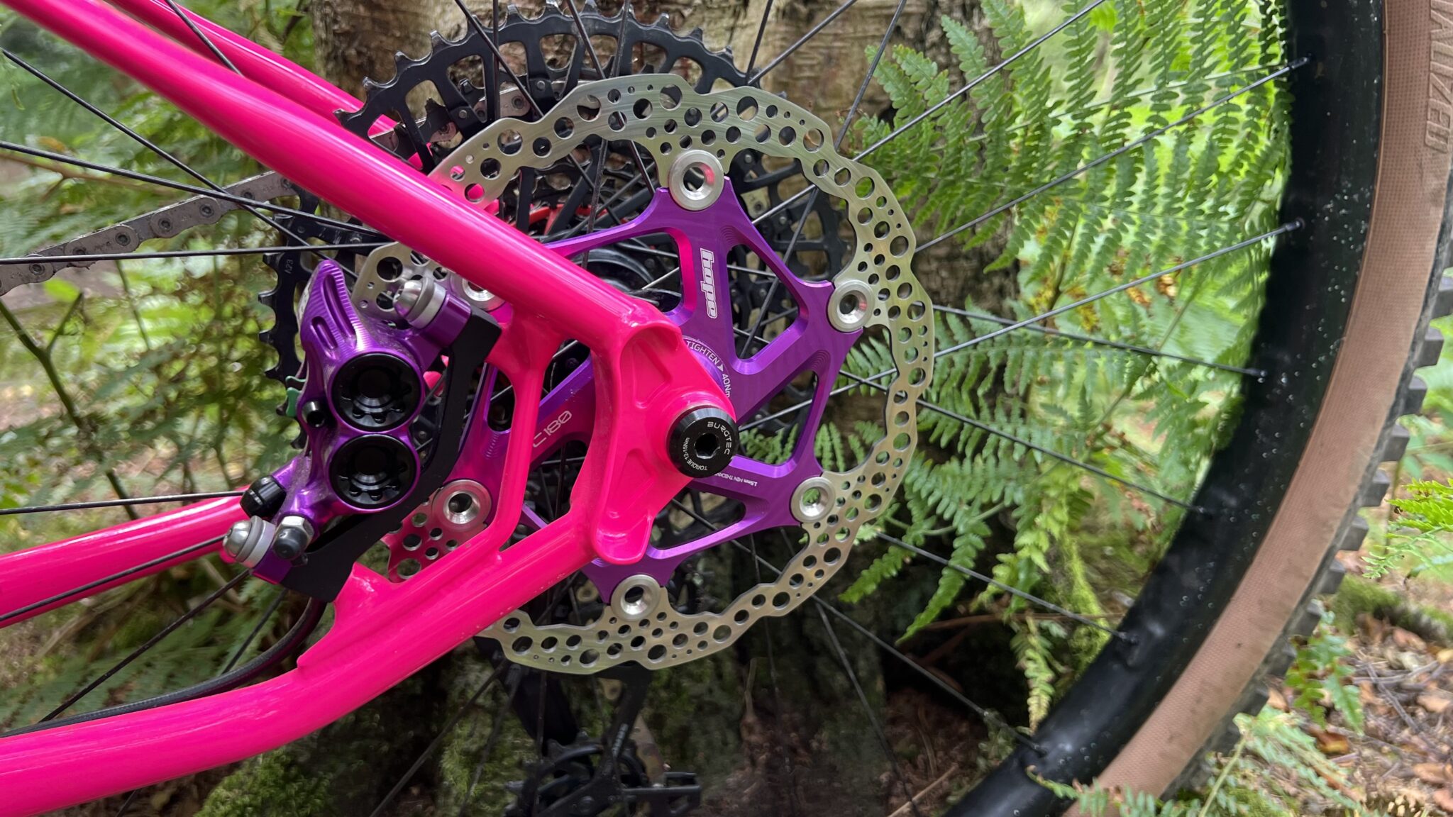 Hope’s new brake mash-up is an inspired down-country dream, pairing its ...