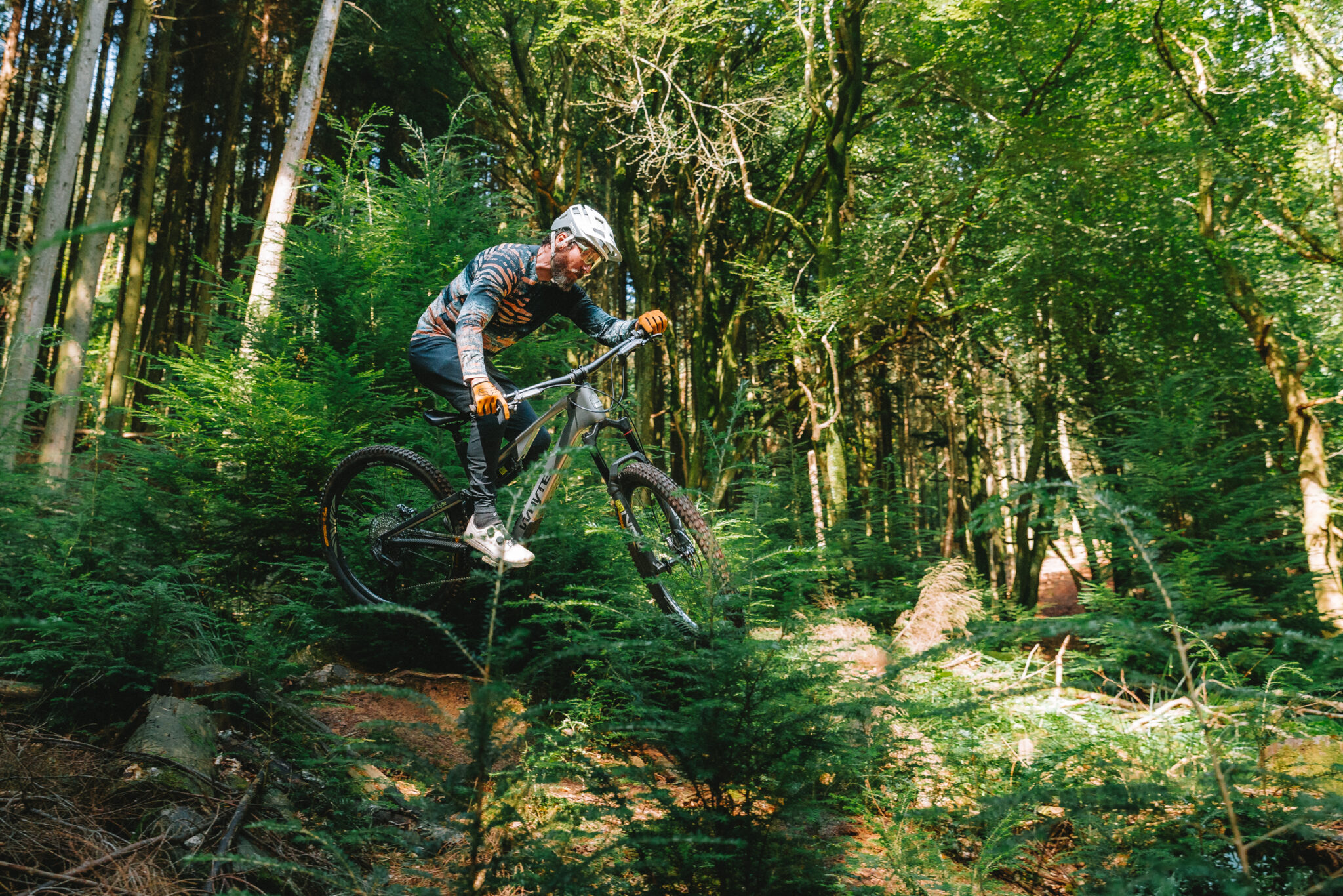 There's no such thing as a perfect bike, but the Whyte ELyte 150 RSX ...