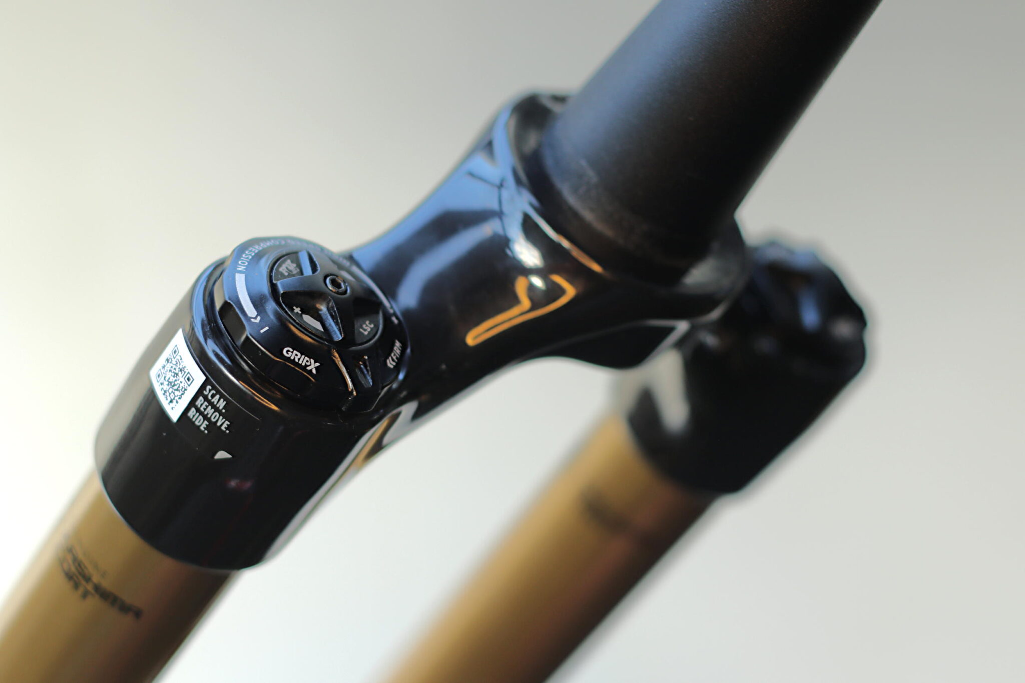 I love the support on Fox's new 36 with Grip X damper, but RockShox ...