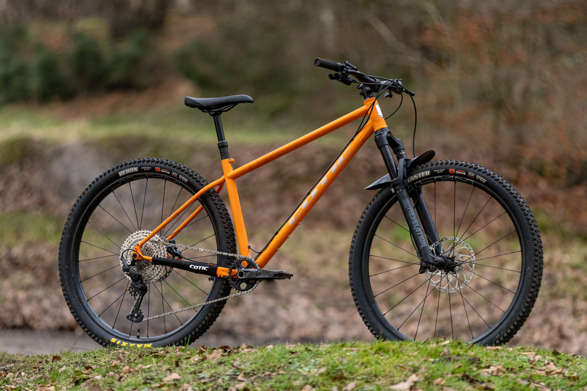 Cotic's new BFe and its glow in the dark paint job will have you ...