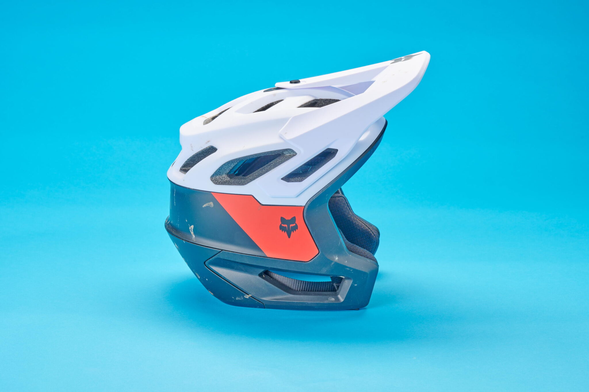 I've long been a fan of over-the-ears helmets, and the Fox Dropframe ...