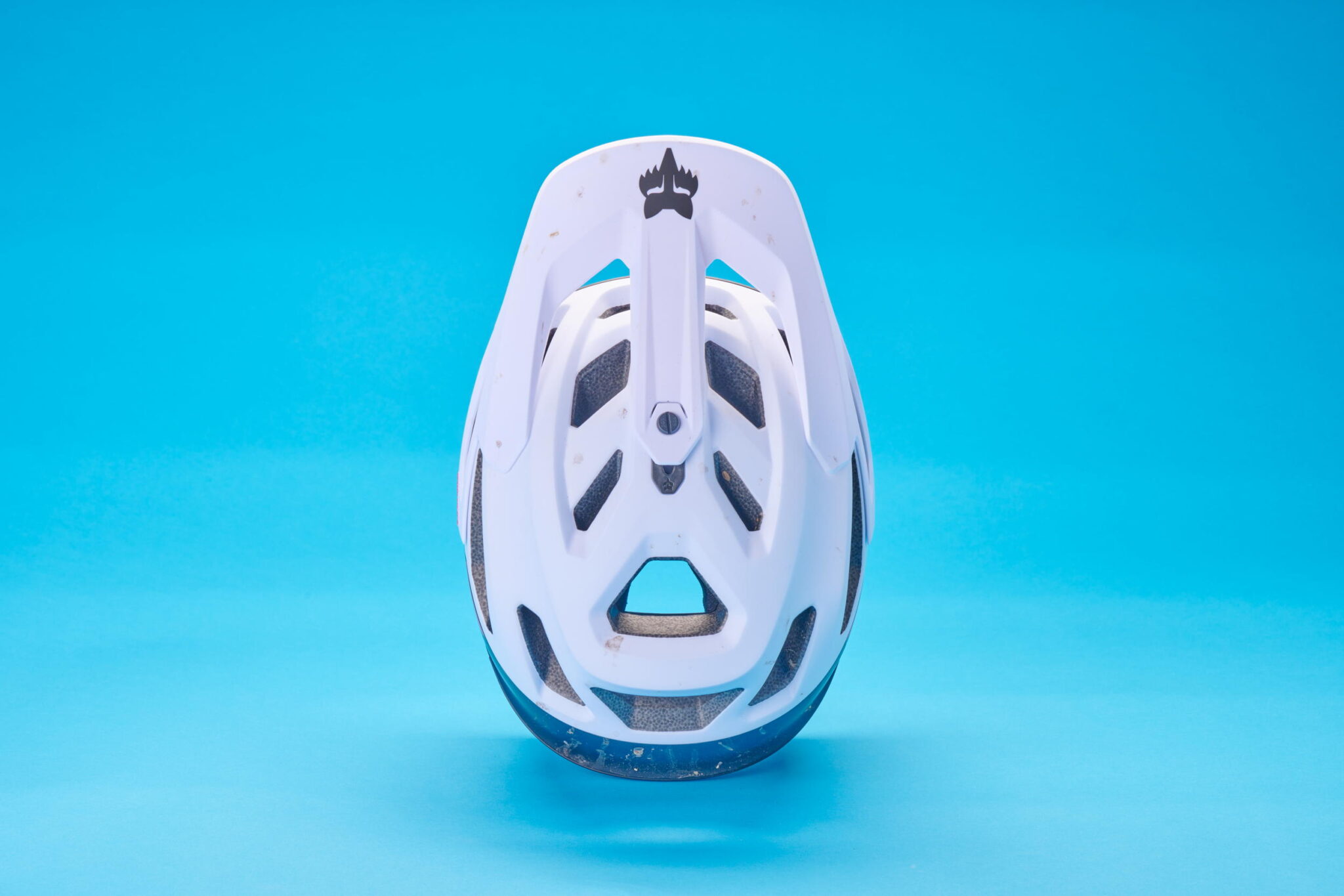 I've long been a fan of over-the-ears helmets, and the Fox Dropframe ...