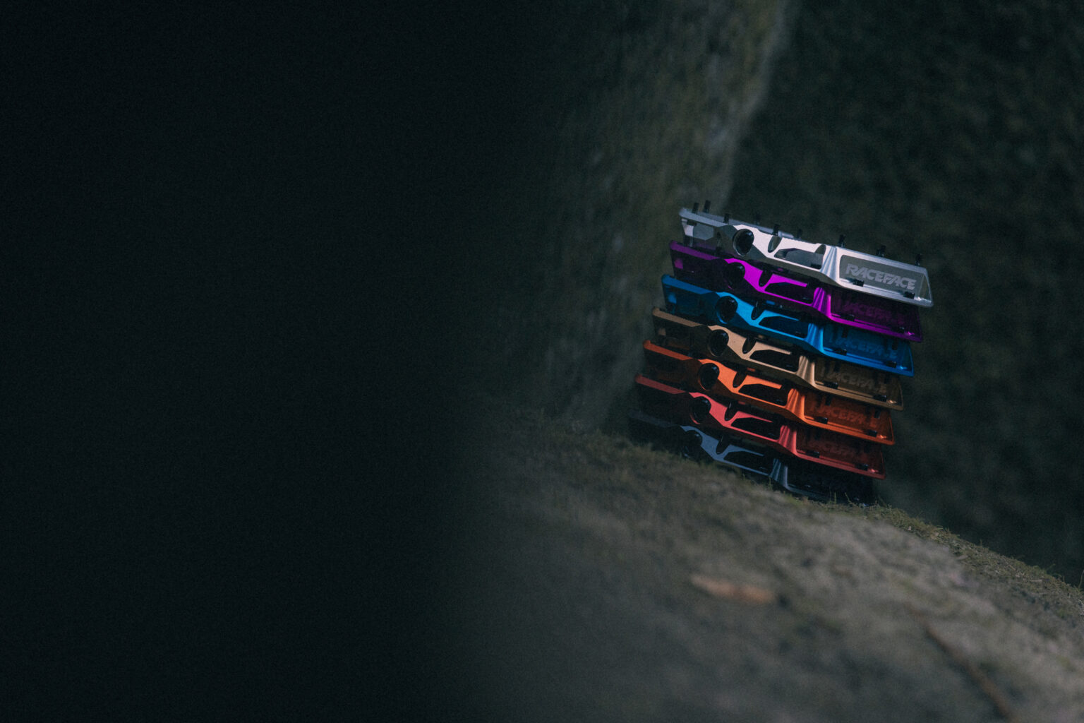 Race Face's new Turbine flat pedal comes in seven colours and boasts ...