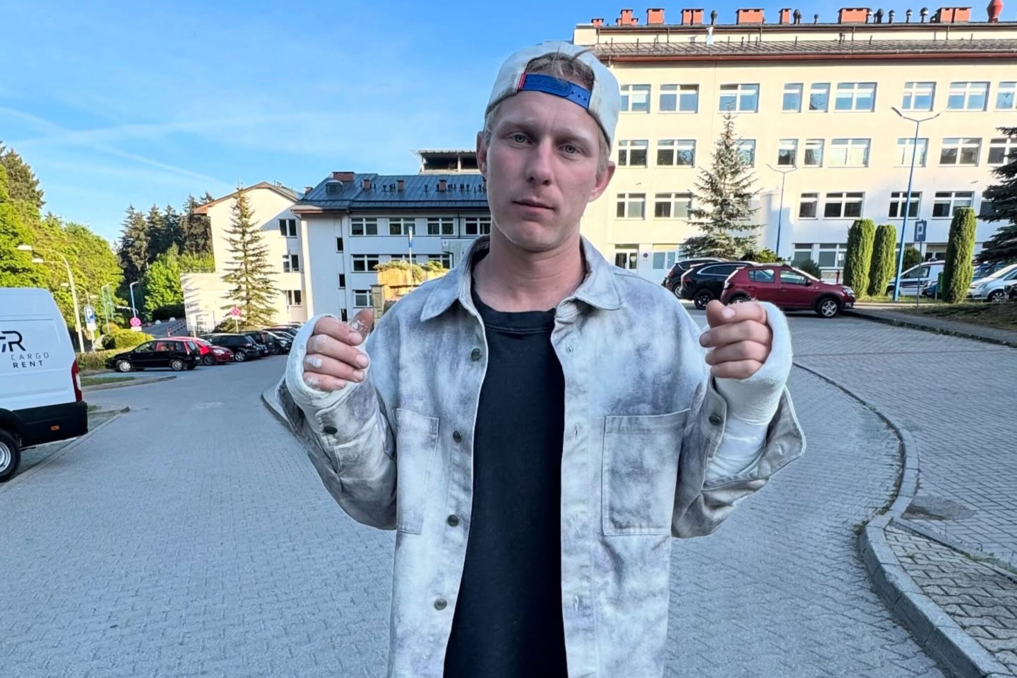 Bernard Kerr to miss the first DH World Cup of 2025, after breaking his left wrist and right ...