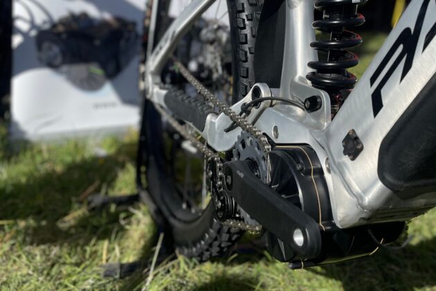 The Pace Cycles RCE297 e-bike prototype sports a combined motor and 8 ...