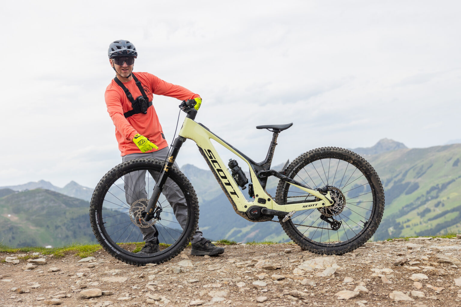 Fox’s inverted Podium fork is heavy, expensive, and a faff to live with ...