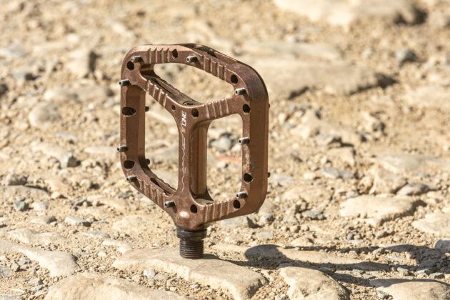 OneUp’s new Wave pedal is great for new riders who need help dropping ...