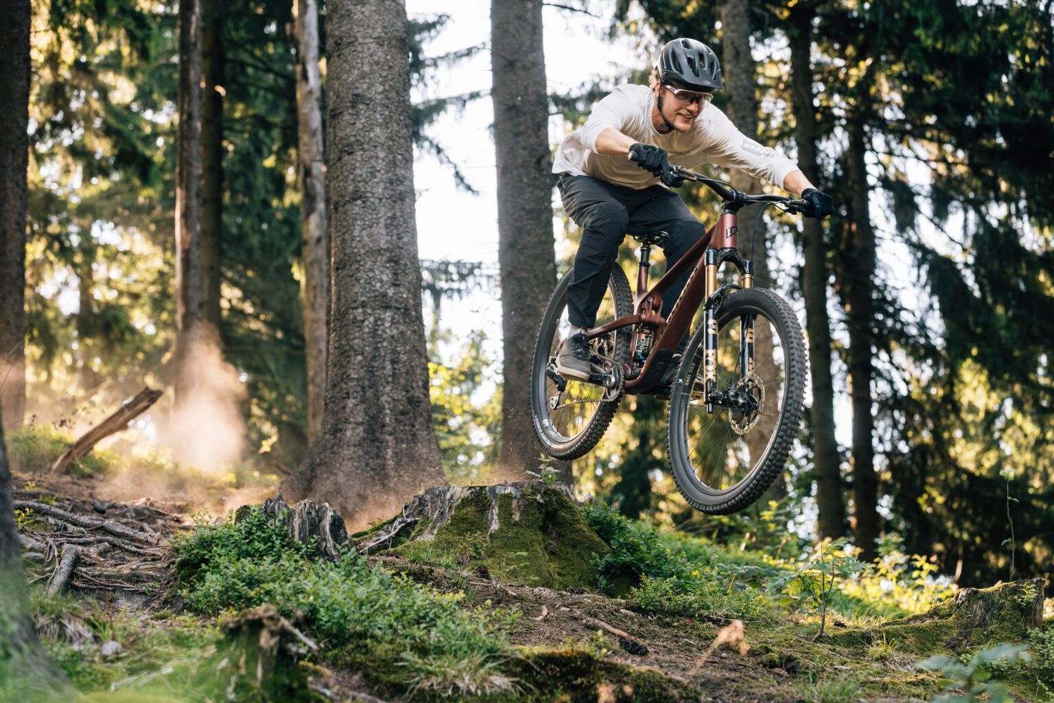 Propain's new Hugene is a "specialist" trail bike with less travel and ...