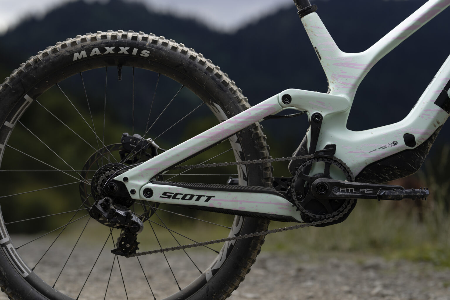 Scott's new Gambler looks like a complicated DH weapon with lots of ...