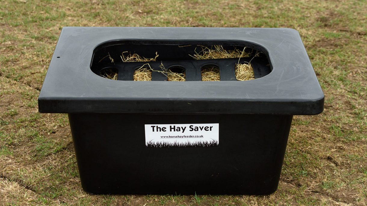 Best haynets and slow feeders for horses to extend eating time
