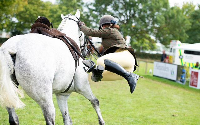 8 reactions you know you’re going to get when you fall off your horse