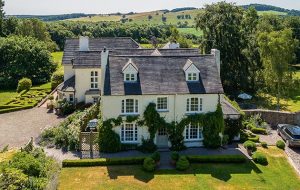 Ready for the perfect horsey village life? An idyllic country hall with ...