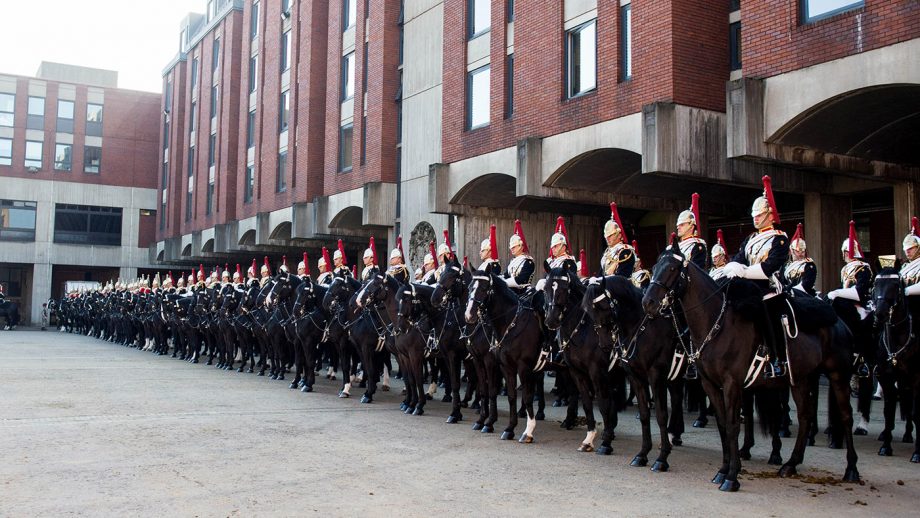 9 stunning shots of The Queen’s mounted bodyguard making their final ...