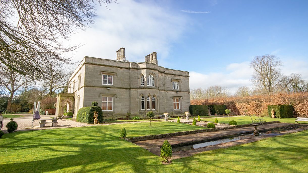A Northern nest with a Victorian hall, stable yard, arena and holiday ...