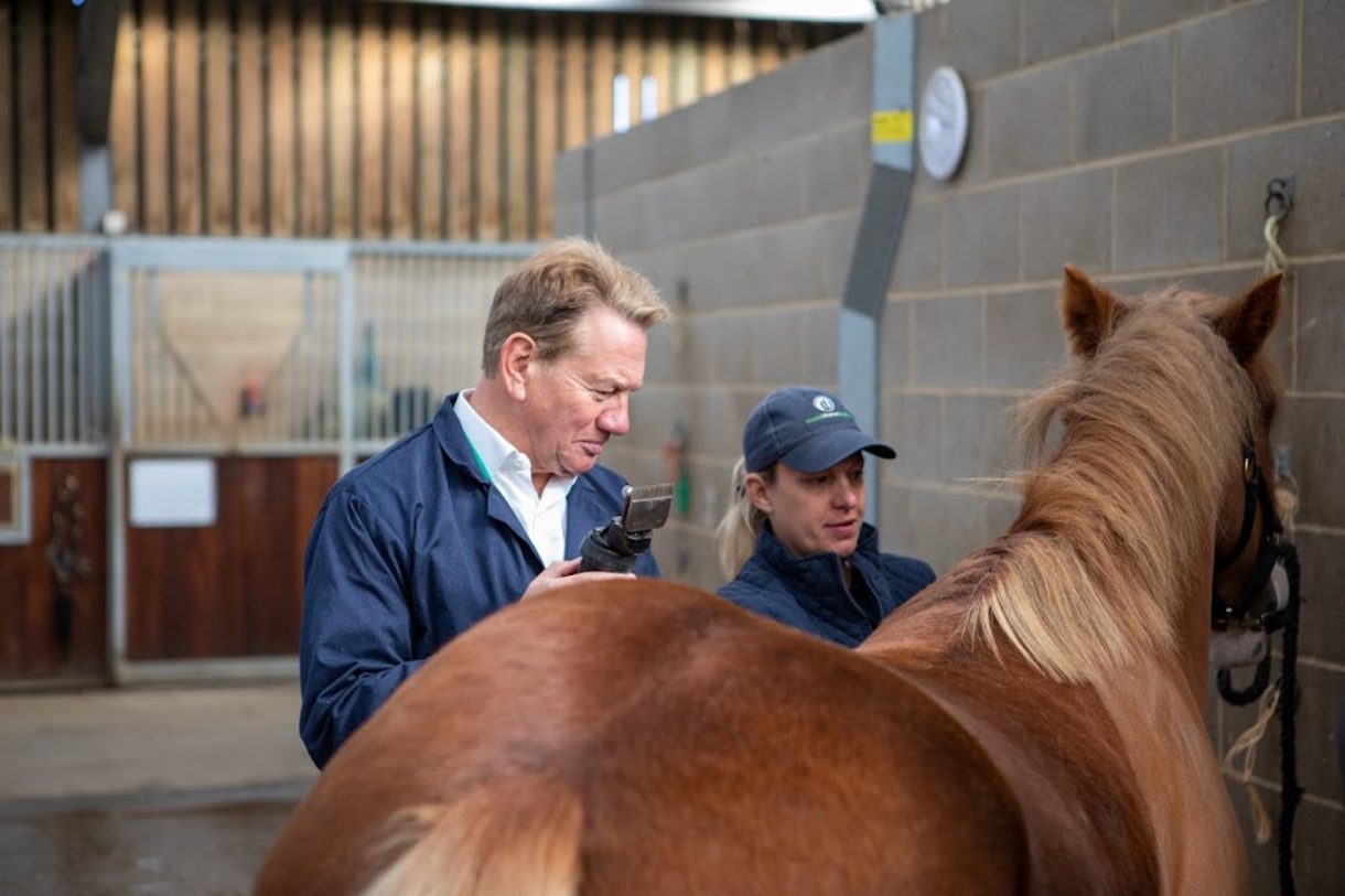 Former cabinet member tries clipping one-eyed pony on BBC series ...