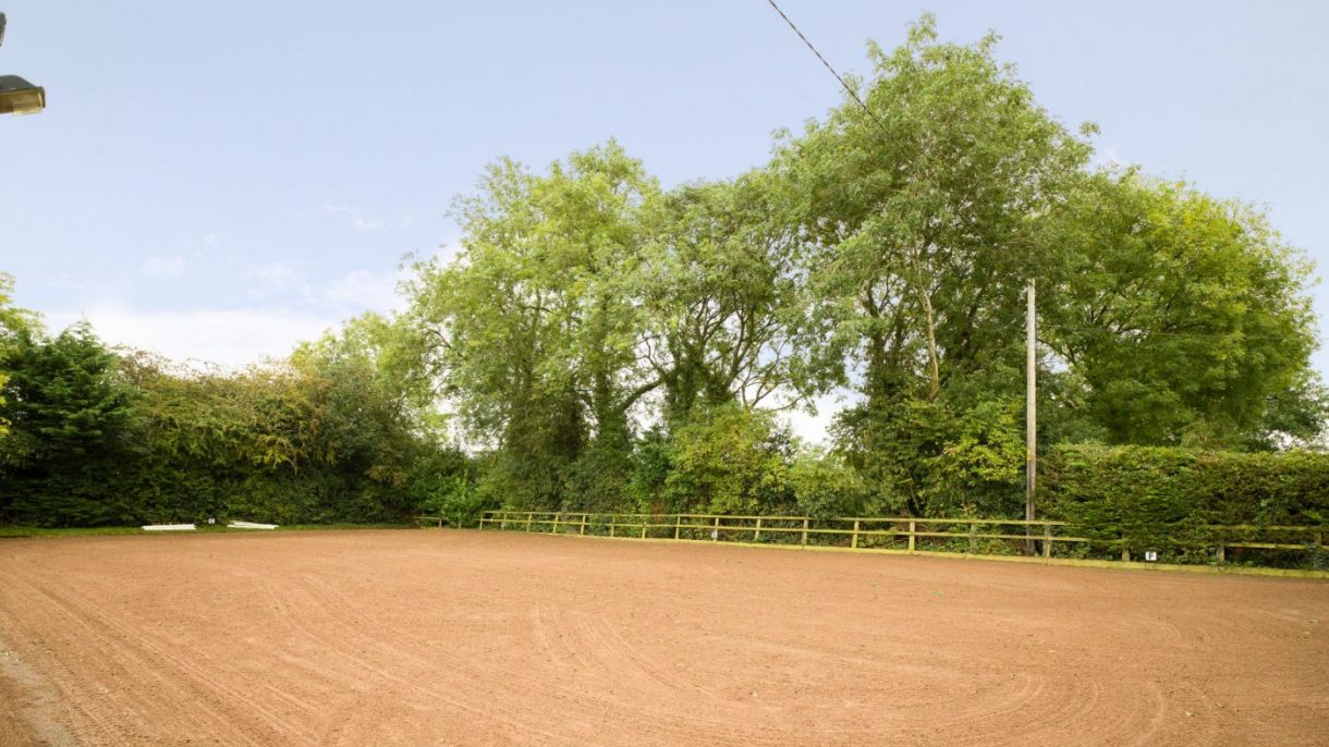 The perfect home for the solo equestrian? A super-cosy semi-rural house ...