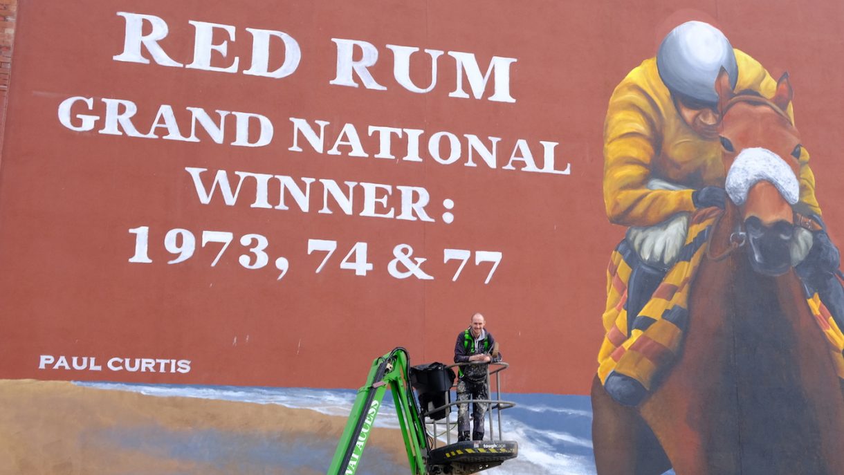 Striking Red Rum mural revealed above beach on which he trained - Horse ...
