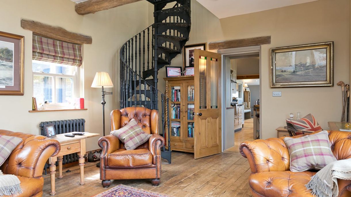 Former cattle shed turned stunning five-bedroom equestrian home with 10 ...