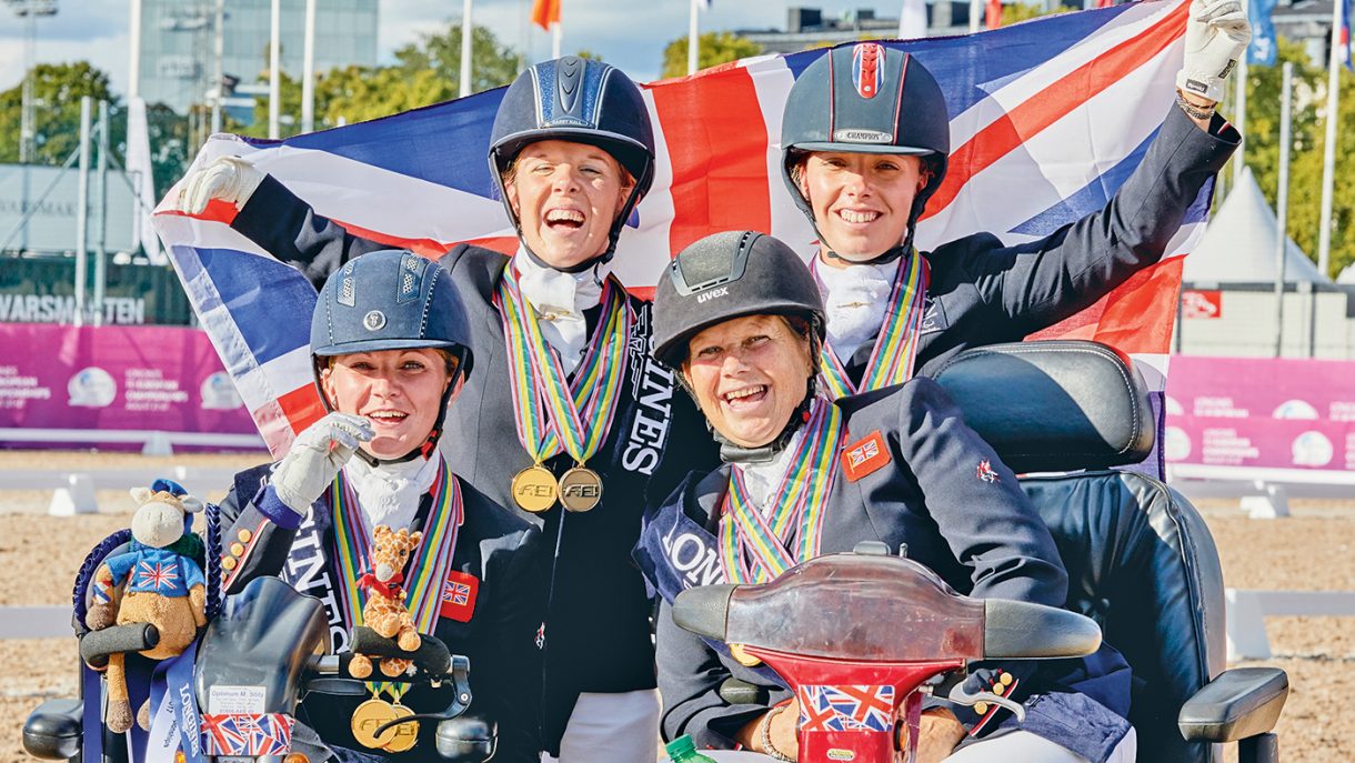 Watch this amazing para rider performing a flying change without legs