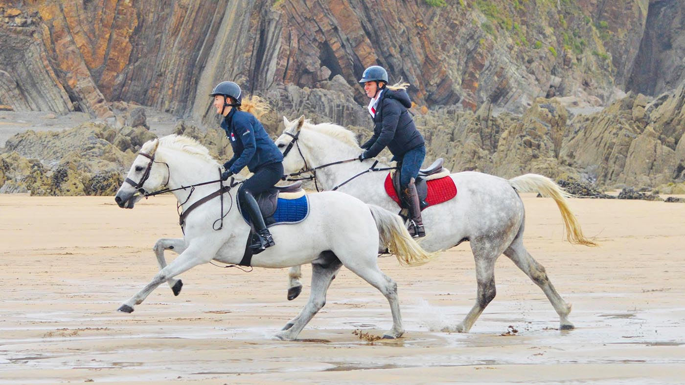 Charlotte Dujardin trades Tokyo Olympics for ‘amazing’ day galloping on ...