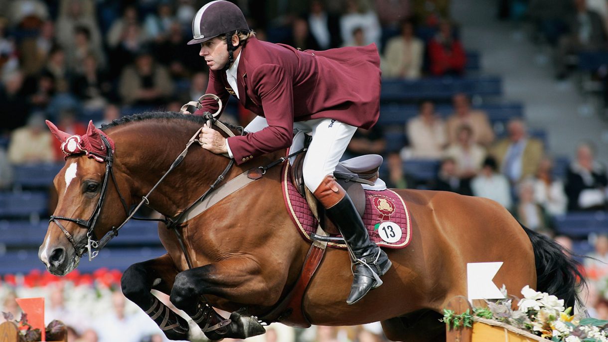 Showjumper Foxhunter: a legend of the sport with Sir Harry Lewellyn