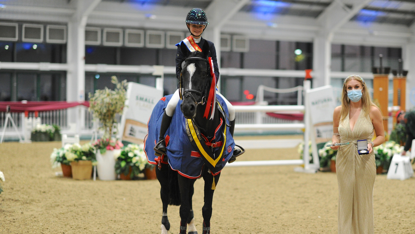 Flying start for Tabitha Kyle and new ride in pony Foxhunter final