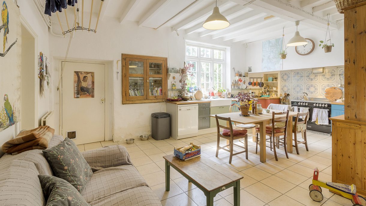 Daydream over what you could do with this Georgian farmhouse in almost ...