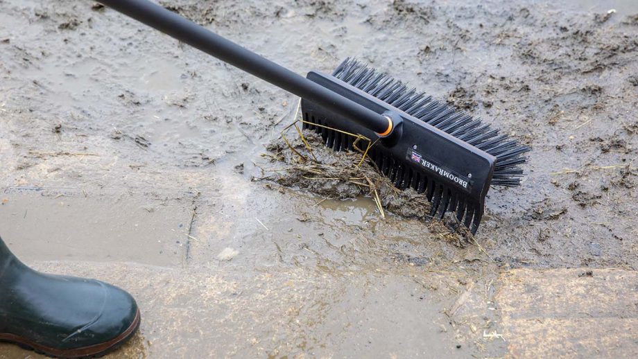 Best outdoor brooms chosen by equestrians | Horse & Hound