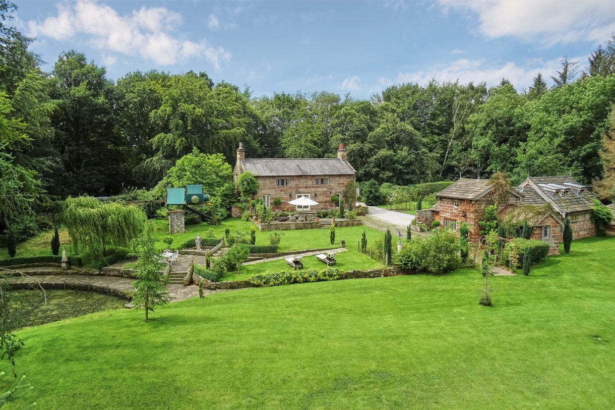 Settle down at this Grade II-listed home with annexe, kennels, paddocks ...