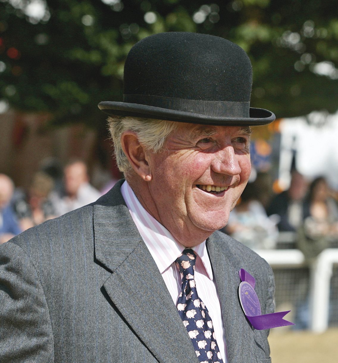 The ‘ultimate showman’ and gentleman: Robert Oliver dies aged 80 ...