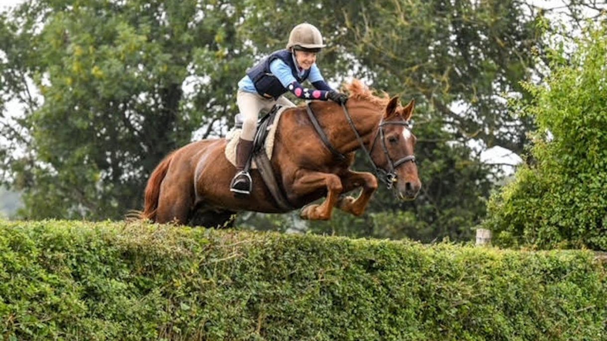 Young rider heads to Hickstead on 25-year-old son of mare her mother ...