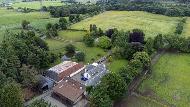 A cosy farm with traditional house, two-bed annexe, 14 stables and ...