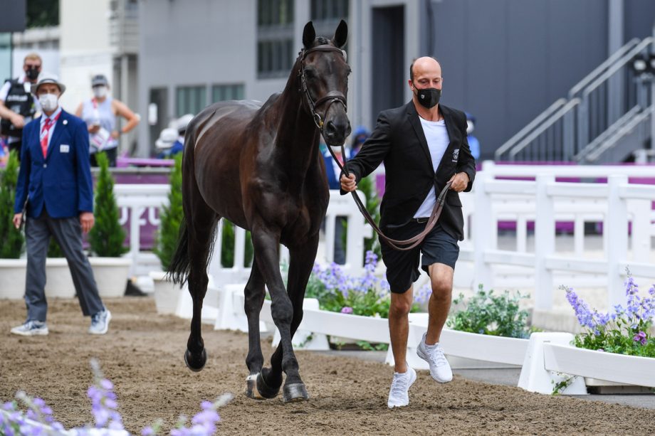 Olympic eventing first trot-up pictures: Brits, jumpsuits and more