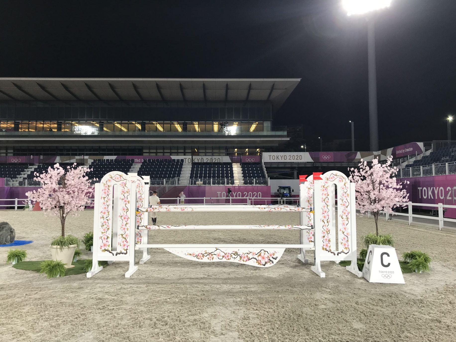 Olympic eventing showjumping: take a walk around the individual course