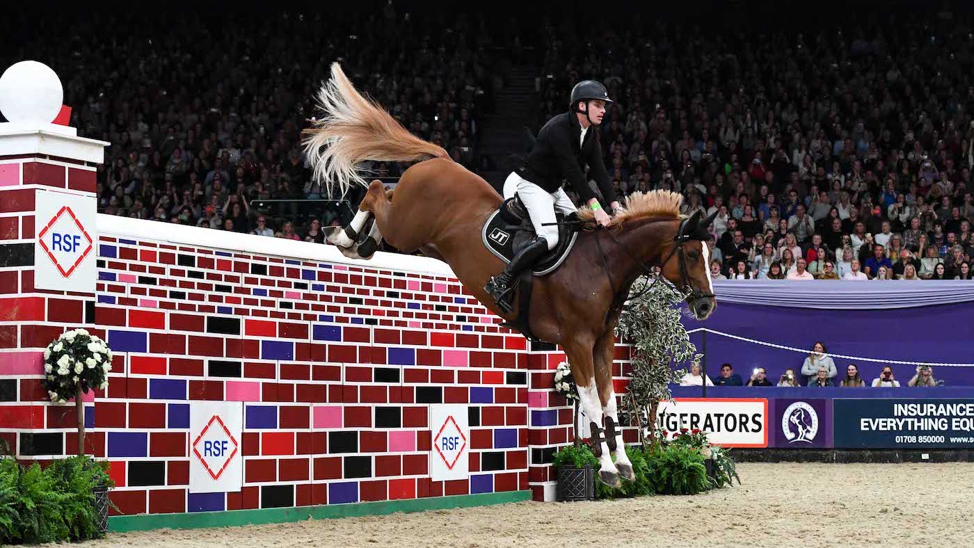 How a dressage-bred Oldenburg became a 7’2” HOYS puissance winner ...
