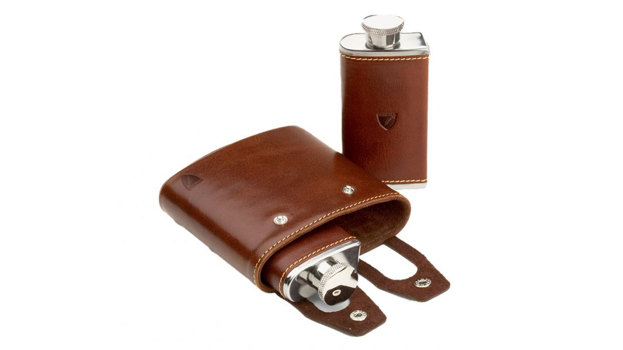 Best hip flasks to give you nerves of steel out hunting | Horse & Hound