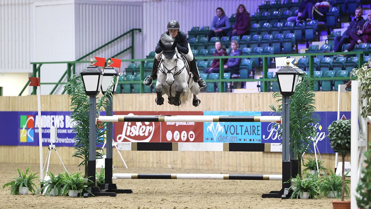 Showjumping gridwork exercises with top rider Holly Smith